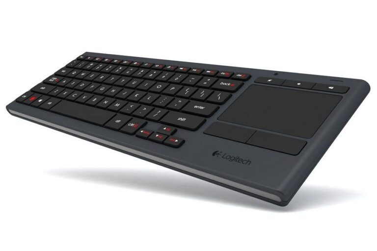 Comparatif Razer Anansi contre Logitech Illuminated Living Room ...