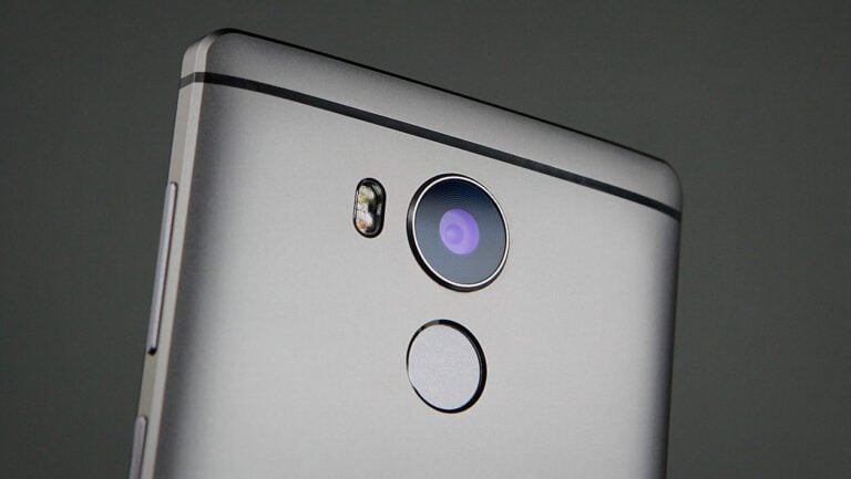 Comparatif Vernee Apollo contre ZTE Nubia Neo 5 GT - 01net.com