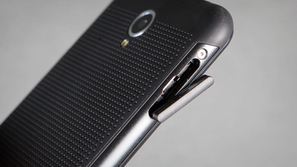 Test : MTT Ideal, un smartphone tout-terrain au prix trop élevé