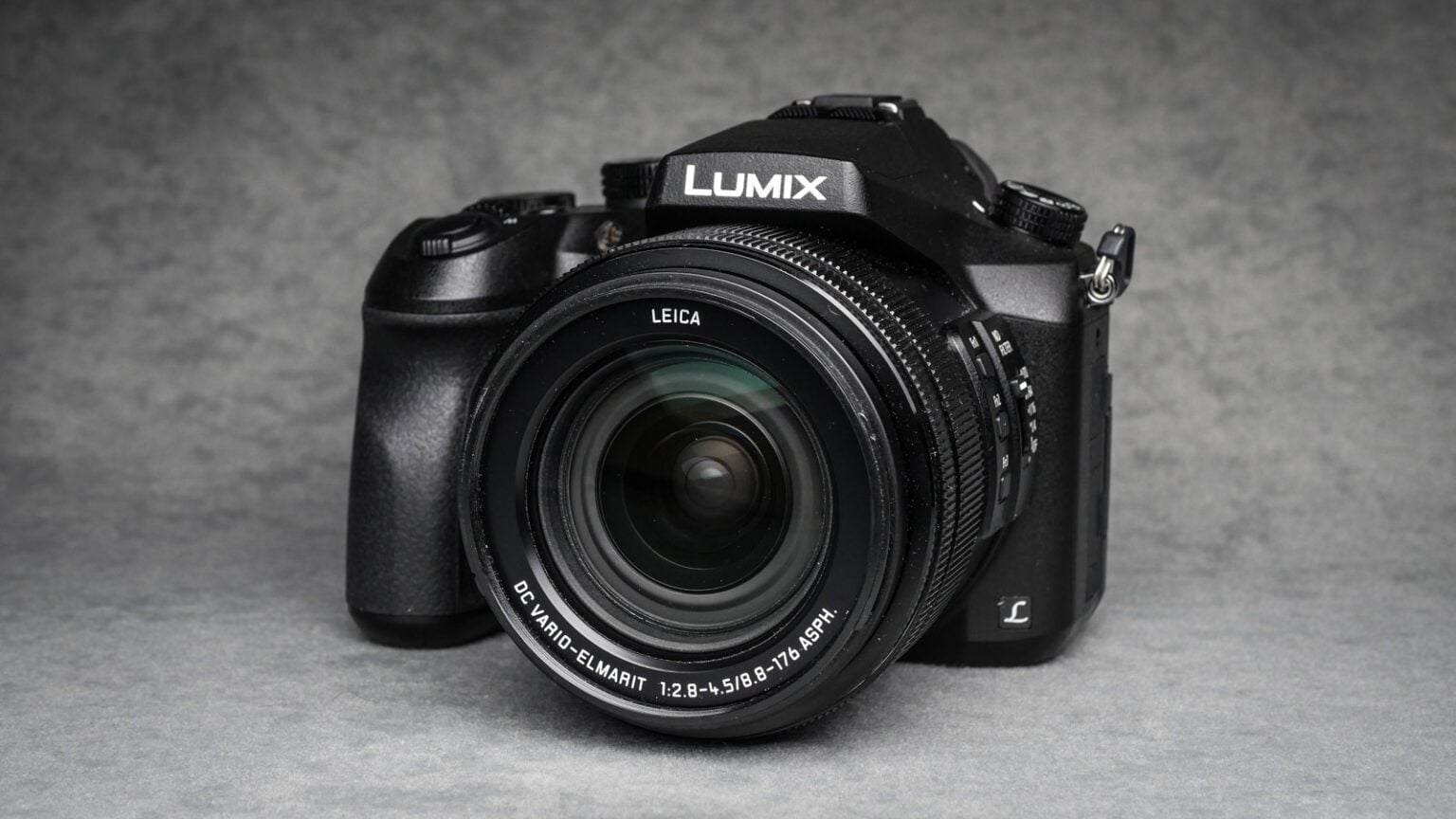 Test : Panasonic Lumix FZ2000, le bridge expert qui se prend pour une ...