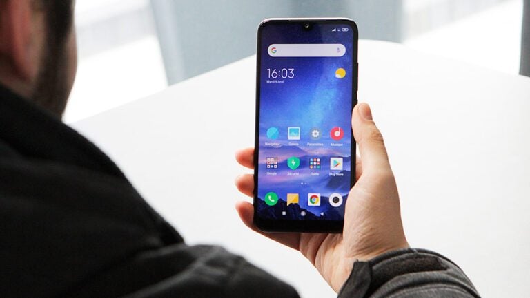 Comparatif Redmi 7 contre Reno 15 Pro - 01net.com
