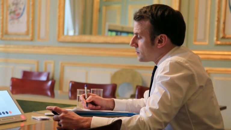 Pegasus : comment un des smartphones d’Emmanuel Macron a pu être espionné
