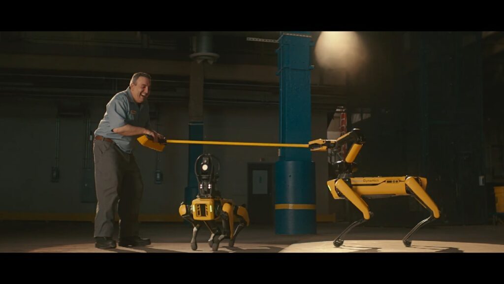 Dans une nouvelle vidéo, la ronde de surveillance du robot Spot prend ...