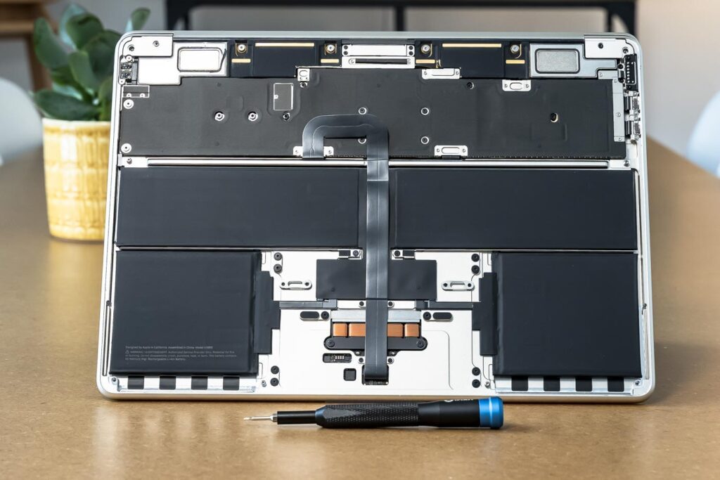 iFixit MacBook Air M2 Teardown Reveals No Heatsink…and Accelerometer ...