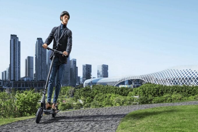 Comparatif Xiaomi Electric Scooter 4 Ultra contre Xiaomi Electric ...