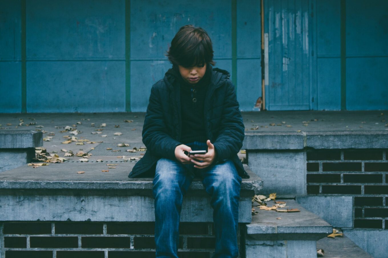 Confiscation du smartphone, couvre-feu numérique : les mesures contre ...