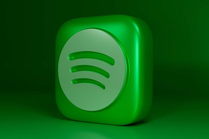Spotify a corrigé un bug forçant les abonnés Premium à subir de la ...