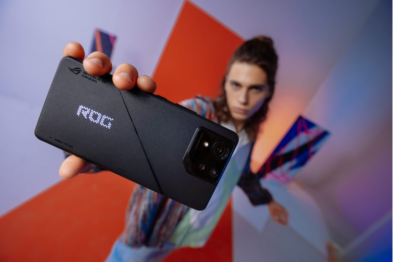L’Asus ROG Phone 8 est là, et c’est bien plus qu’un smartphone de gamer