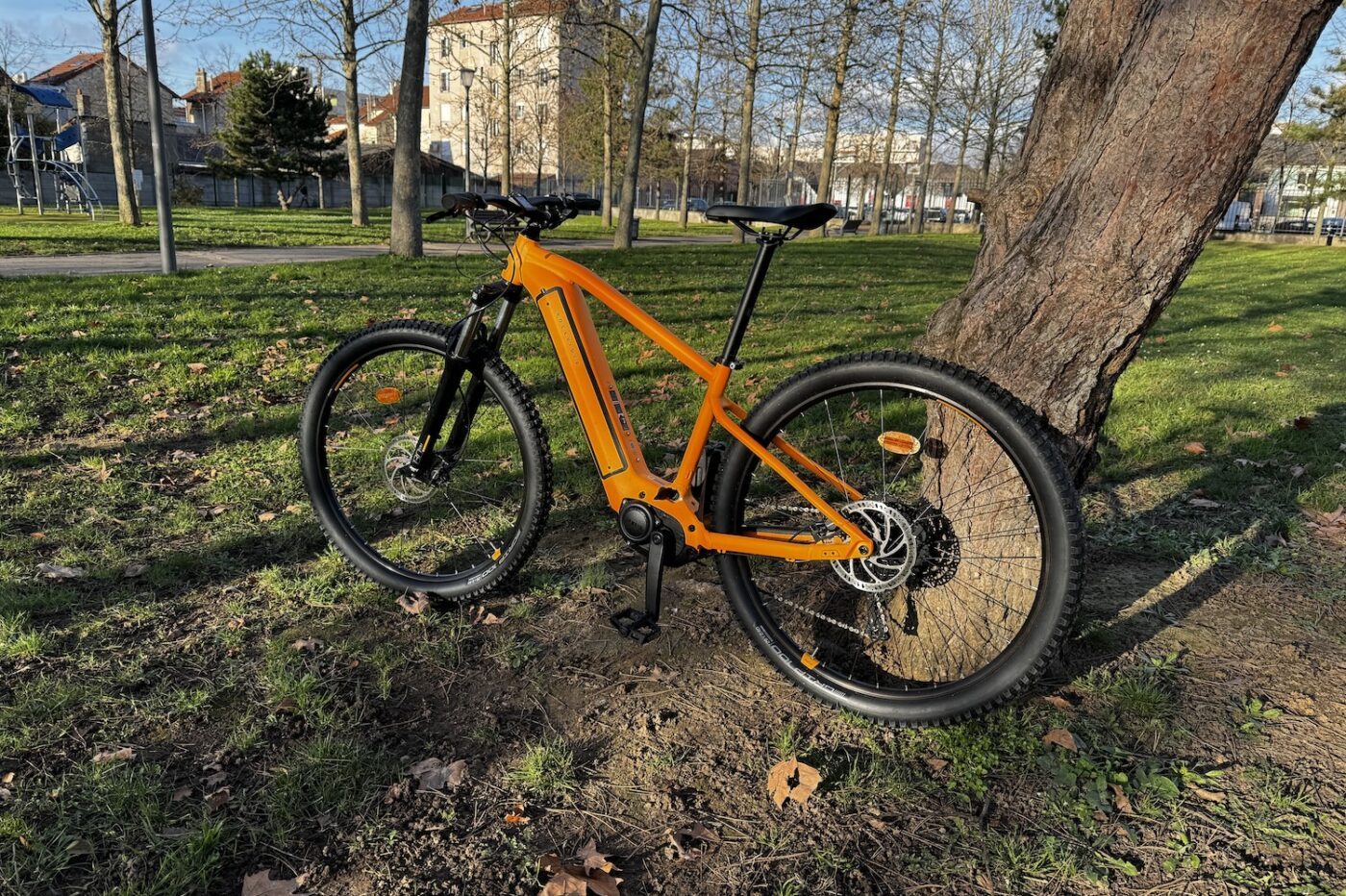 Test Décathlon E-EXPL 520 : le VTT électrique à moins de 2 000 euros ...