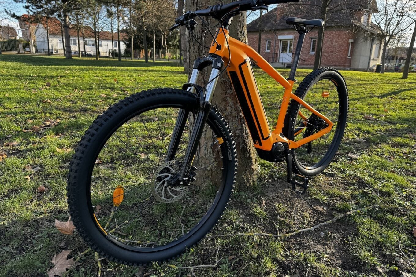 Test Décathlon E-EXPL 520 : le VTT électrique à moins de 2 000 euros ...