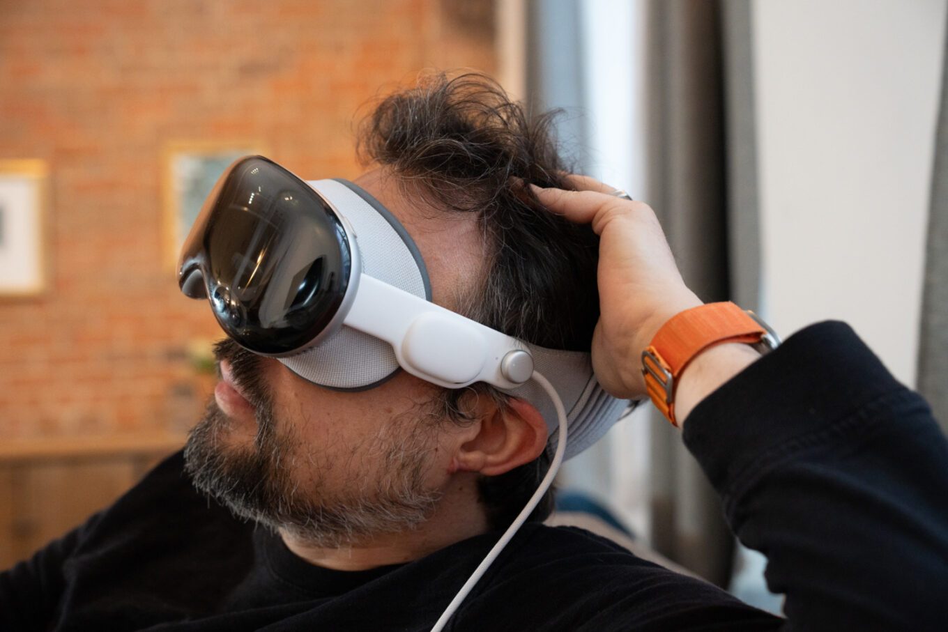Après le Vision Pro moins cher, Apple lancerait des lunettes connectées ...