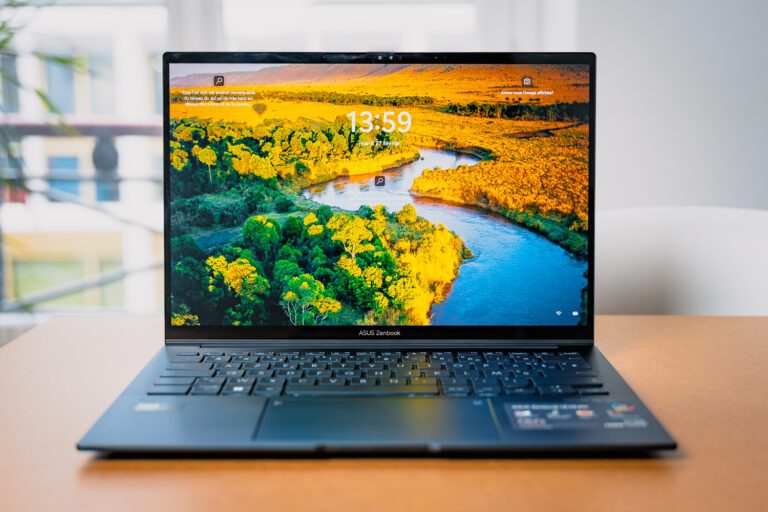 Asus ZenBook 14 OLED (UX3405M) - Fiche technique - 01net.com