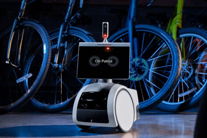 Amazon met son robot Astro au chômage, mais continue d'y croire