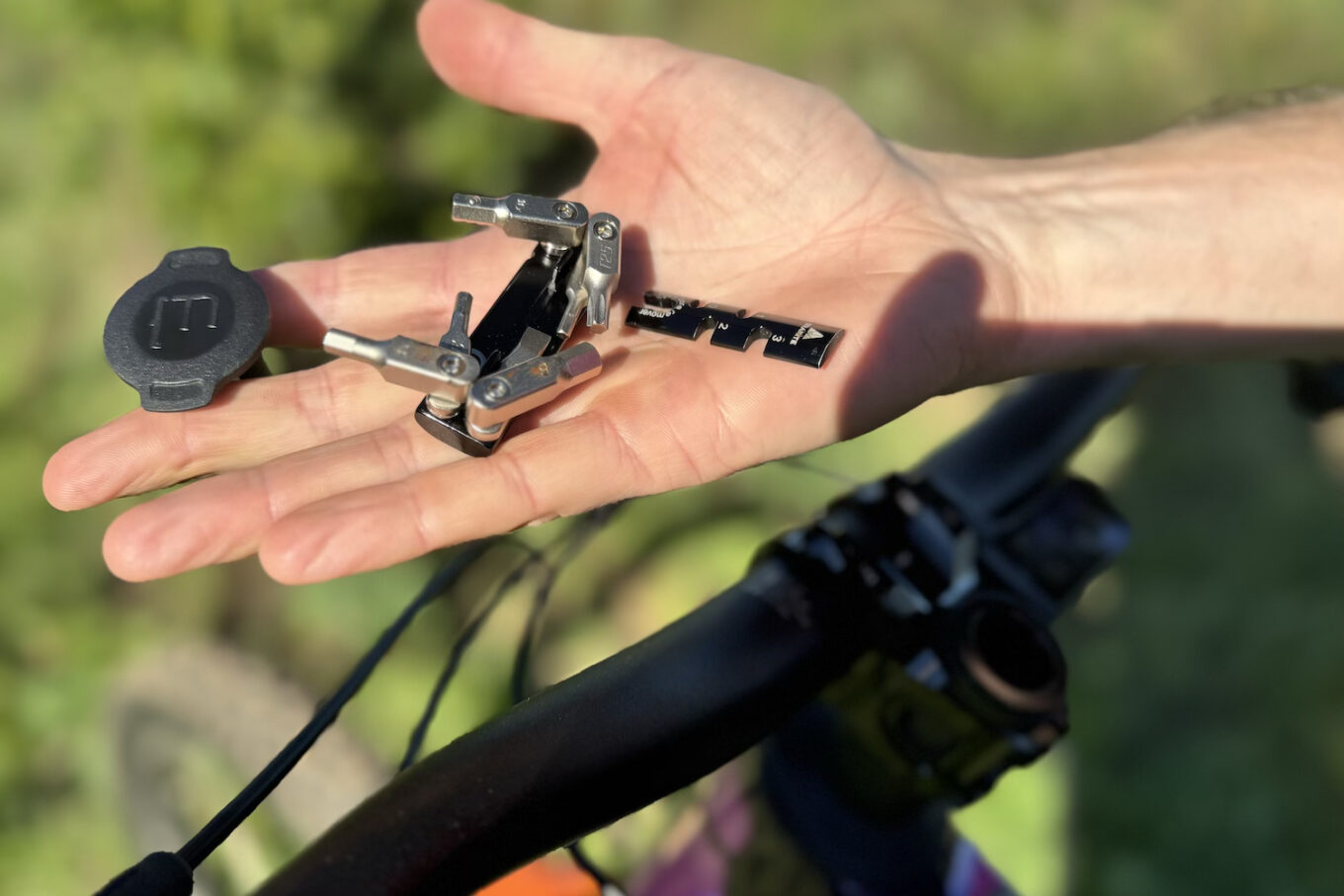 Test du Moustache Game : on a essayé le VTT électrique le plus stylé de ...