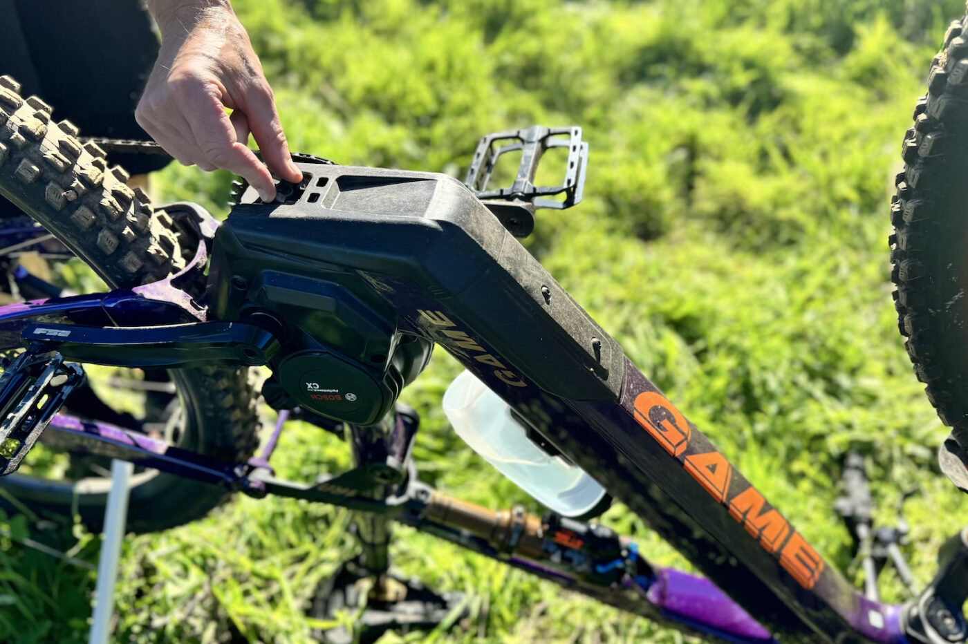 Test du Moustache Game : on a essayé le VTT électrique le plus stylé de ...