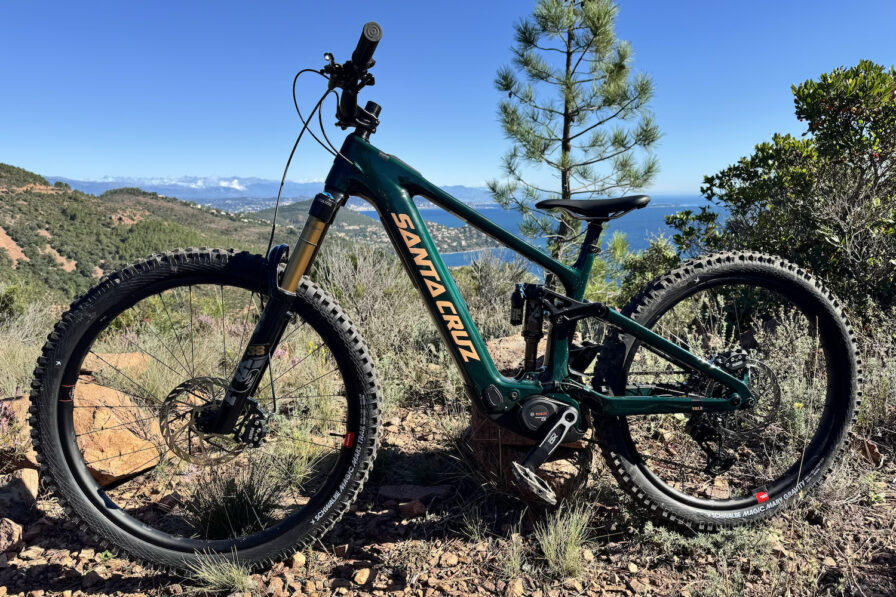 Test du Moustache Game : on a essayé le VTT électrique le plus stylé de ...