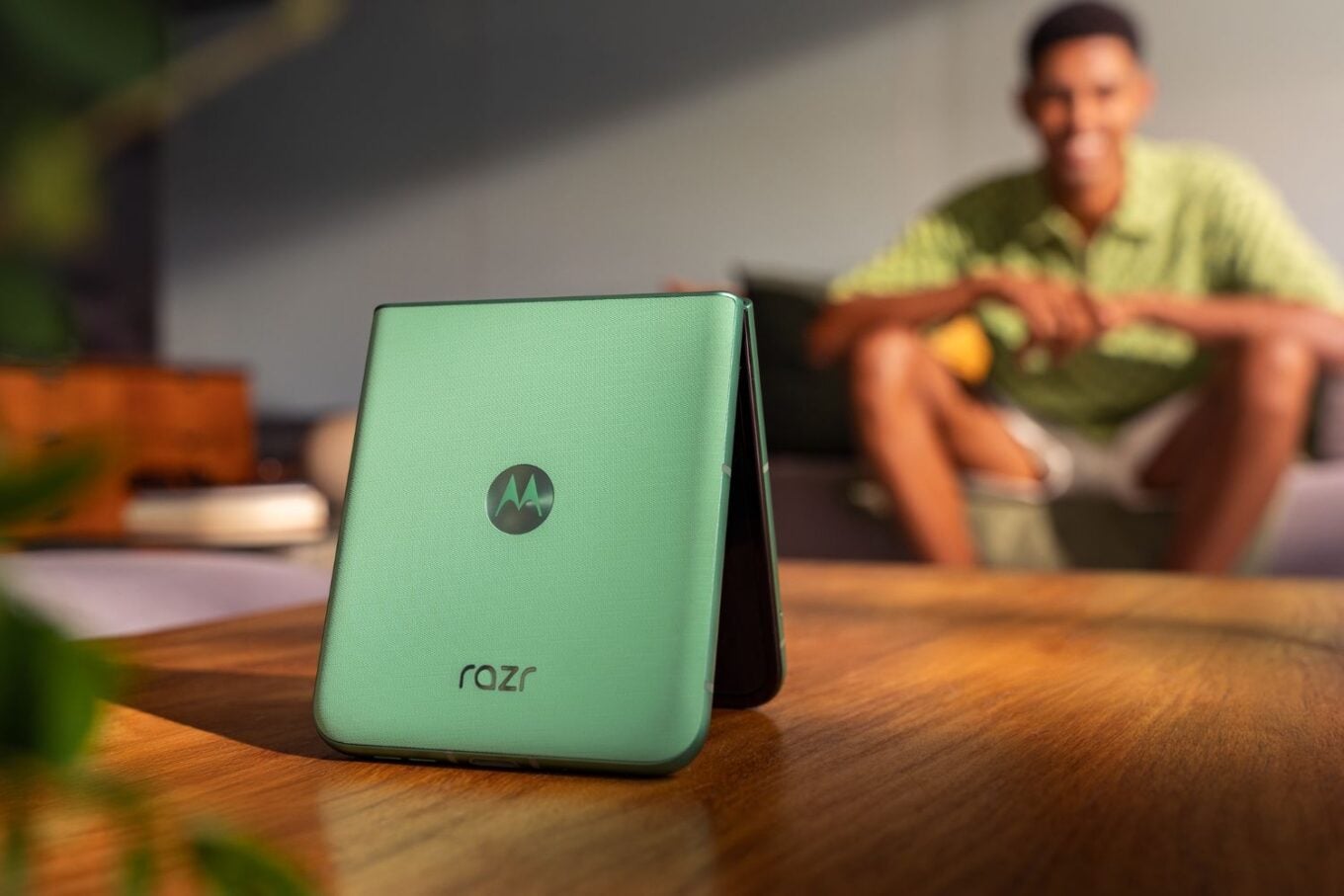 Motorola annonce le Razr 60 / 60 Ultra, son nouveau smartphone pliant ...