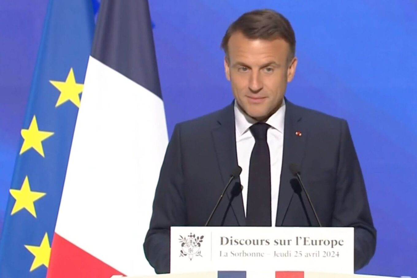 « Fortnite, cool… c’est pas ça la vie » : Emmanuel Macron relance un ...