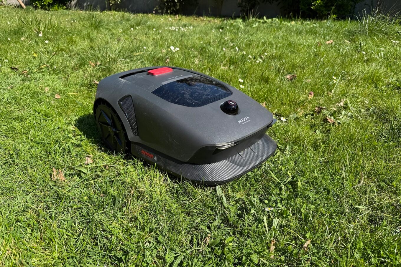 Test Mova 600 : tondeuse robot + LiDAR à moins de 900 euros, le combo ...