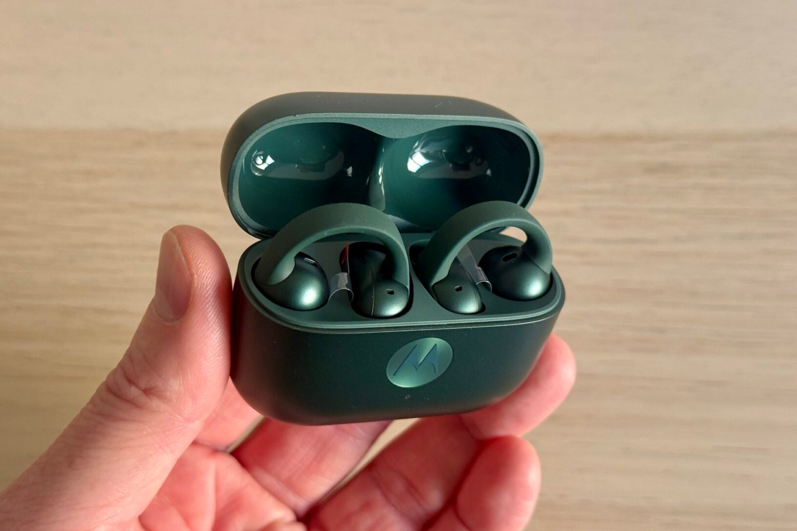 Test Motorola Moto Buds Loop : des écouteurs ouverts ultra polyvalents ...