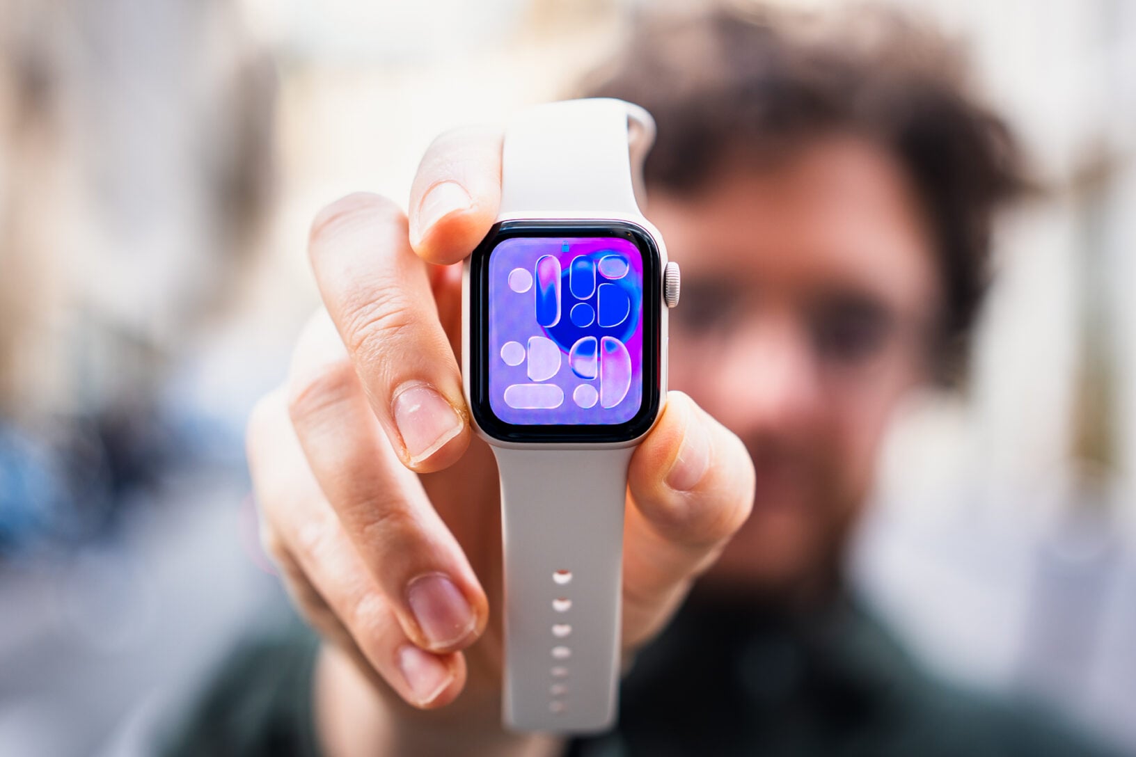 Test Bouygues Telecom Kids Watch : la meilleure alternative au premier ...
