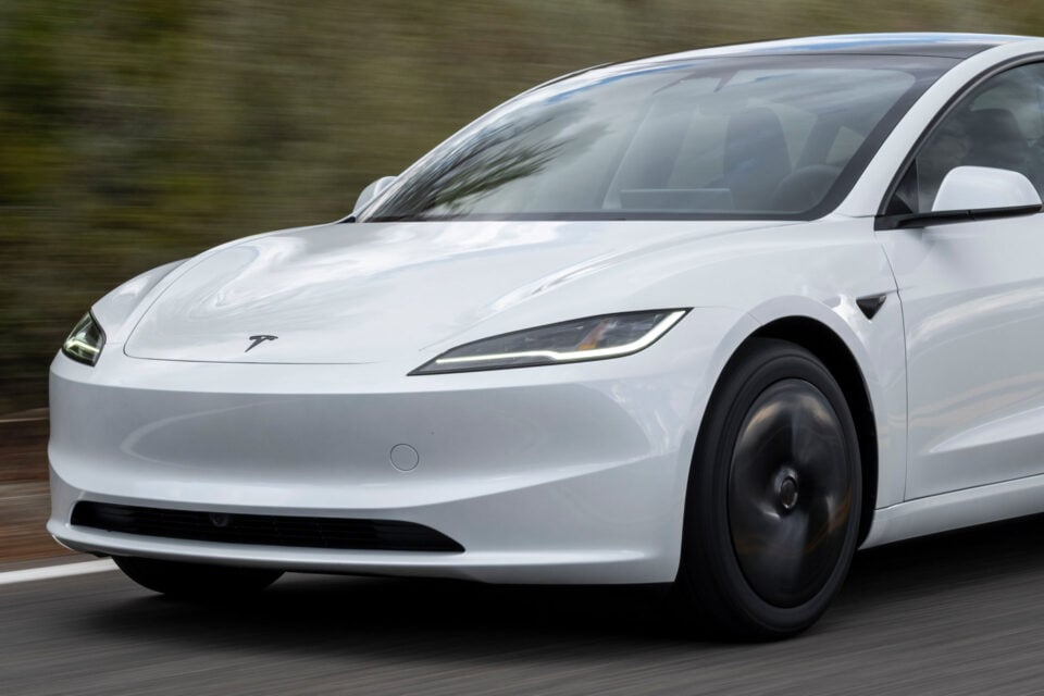 Tesla casse les prix : la Model 3 Standard débarque à 36 990 €, la ...
