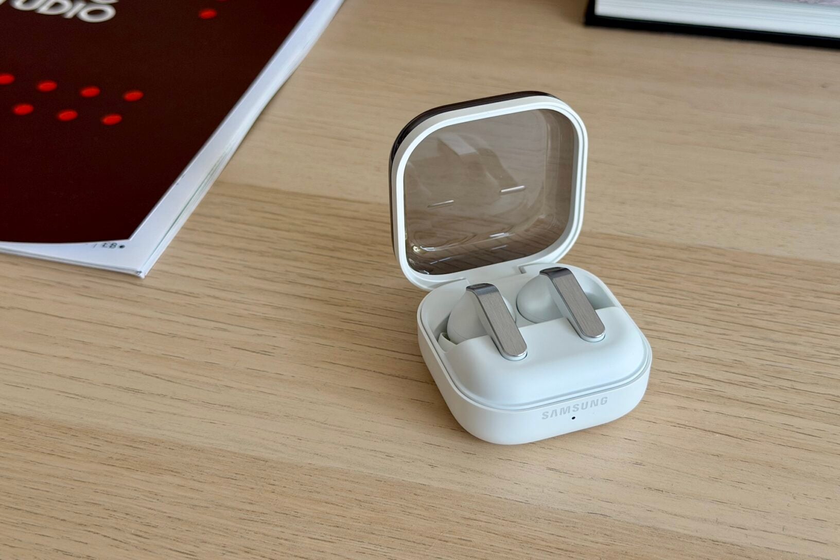 Comparatif Galaxy Buds4 Pro contre Earbuds Open - 01net.com