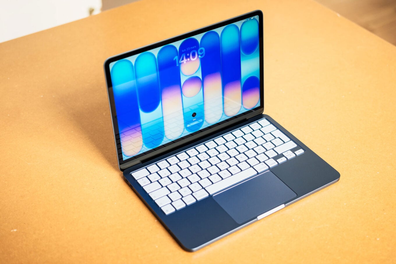 Comparatif Medion Erazer Akoya X6815 MD97862 contre Apple MacBook Neo ...