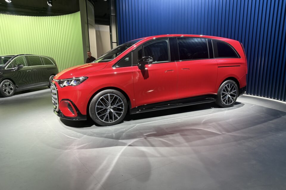 Un van électrique avec 700 km d’autonomie, le Mercedes VLE frappe un ...