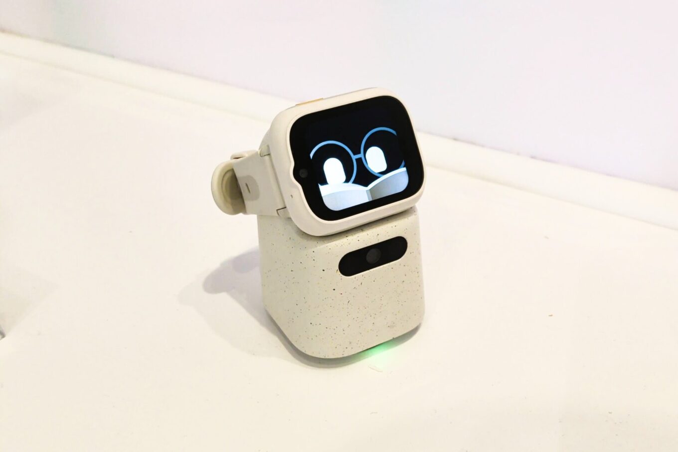 TCL Tbot : la montre-robot qui veut remplacer les parents