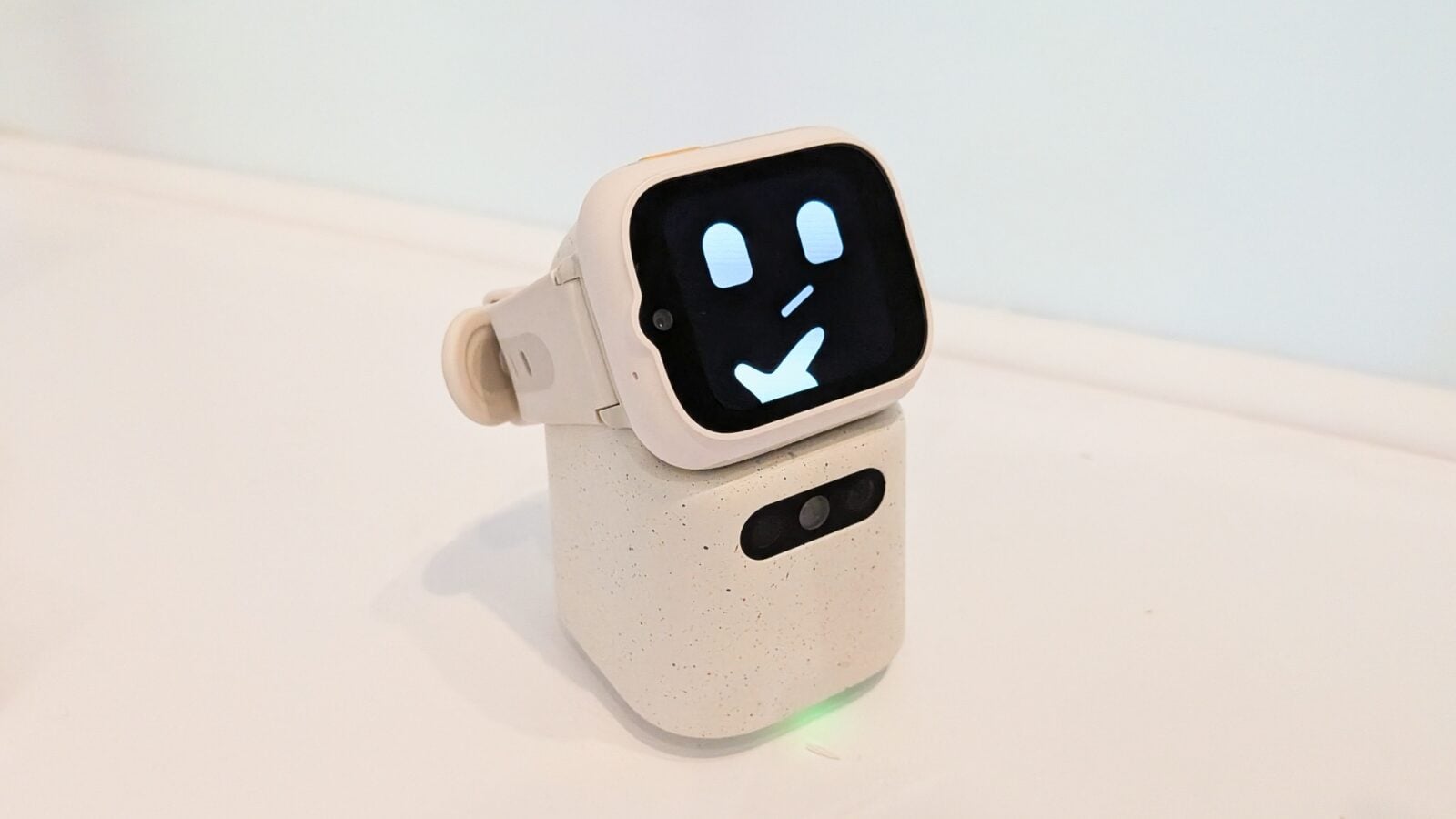 TCL Tbot : la montre-robot qui veut remplacer les parents