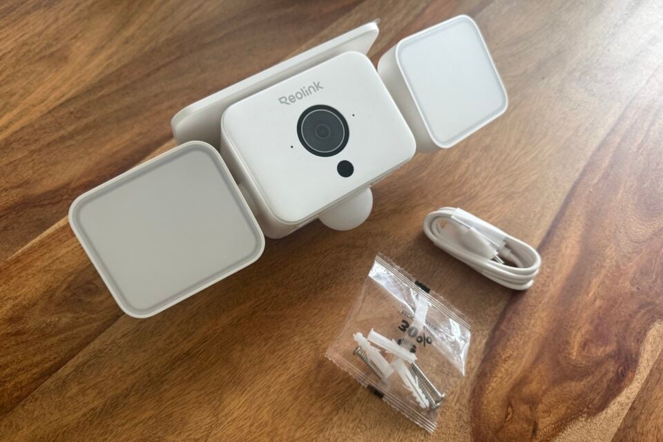 Test Reolink Solar Foodlight : pas de câble, pas d’abonnement, la ...