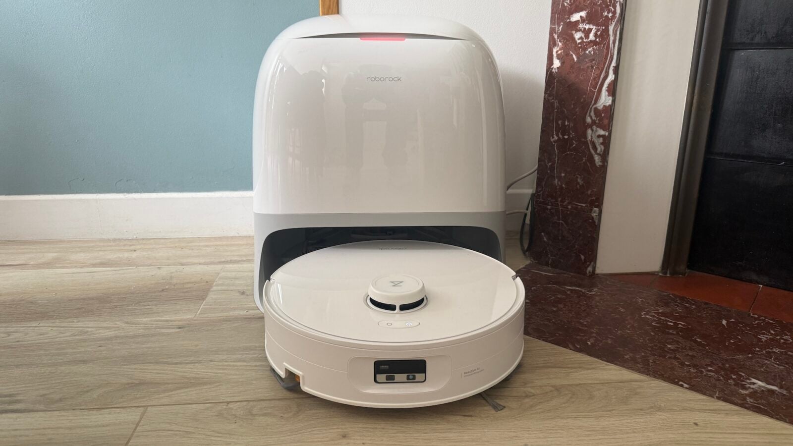 Test Roborock Qrevo Curv 2 Flo : le rouleau compresseur des aspirateurs ...